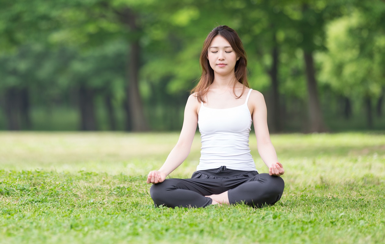 Kegiatan Meditasi yang Baik untuk Kesehatan Fisik & Mental - Uprint.id