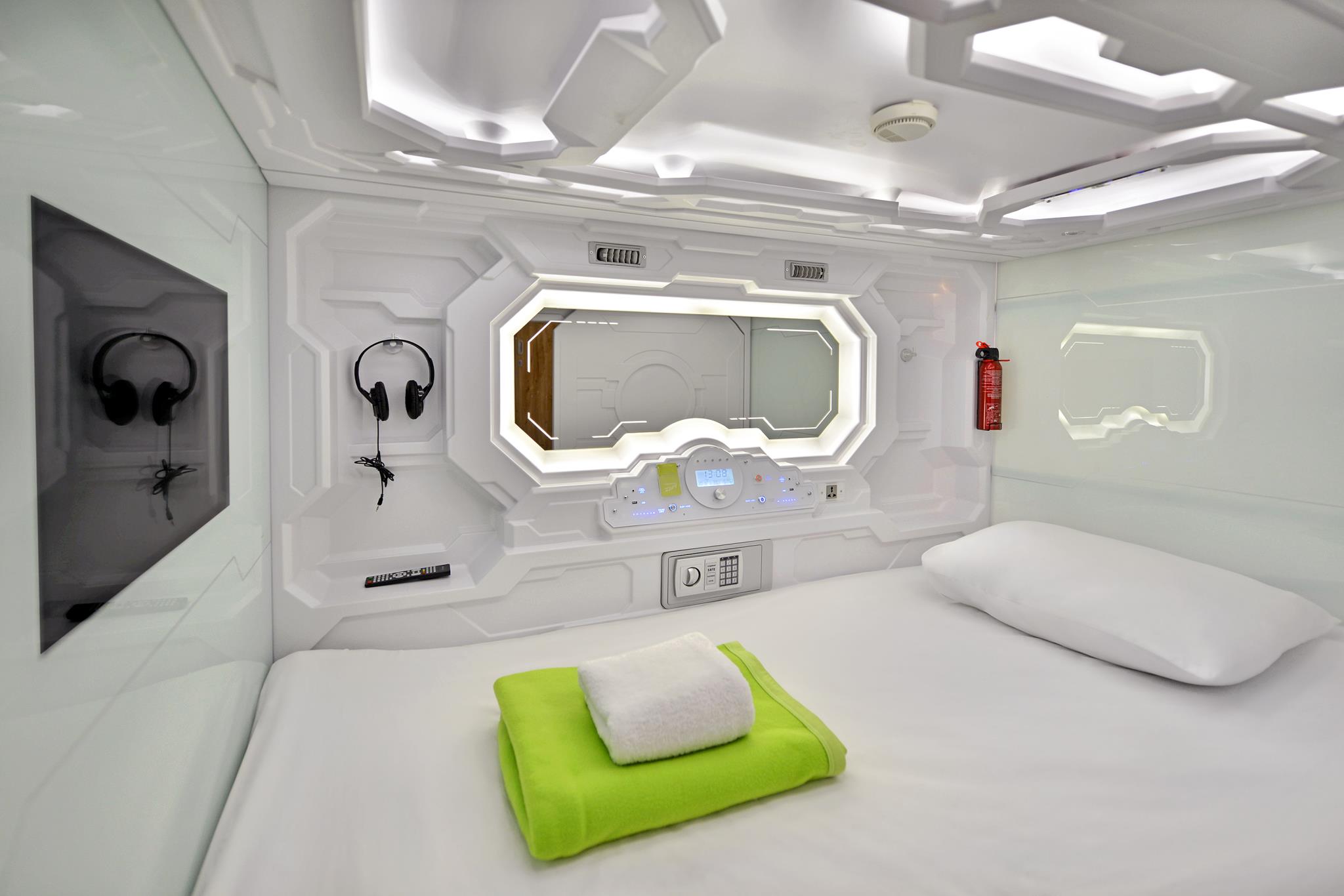 Hotel Kapsul Unik dan Menarik, Bisa Nih untuk Staycation yang Asyik ...