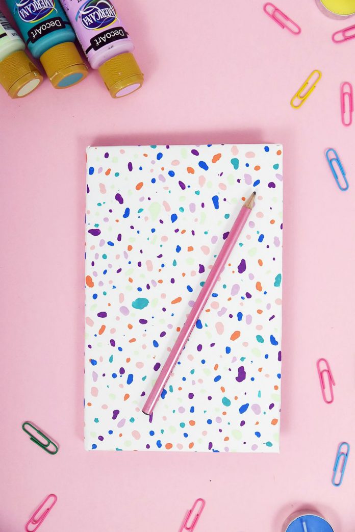 Desain Cover Buku yang Unik dan Menjadi Inspirasi - Uprint.id