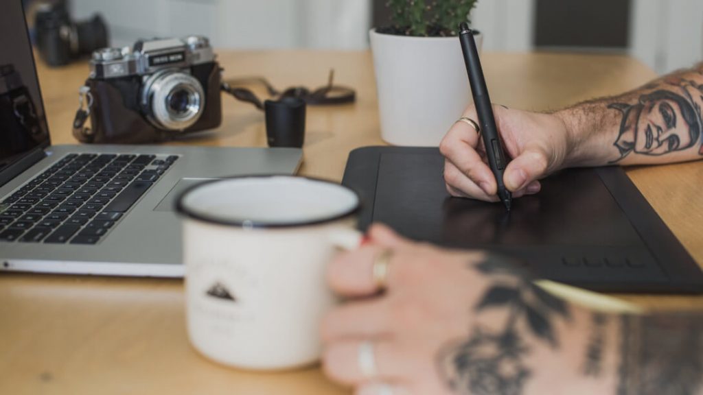 Tips Menjadi Content Creator yang Harus Dipelajari - Uprint.id