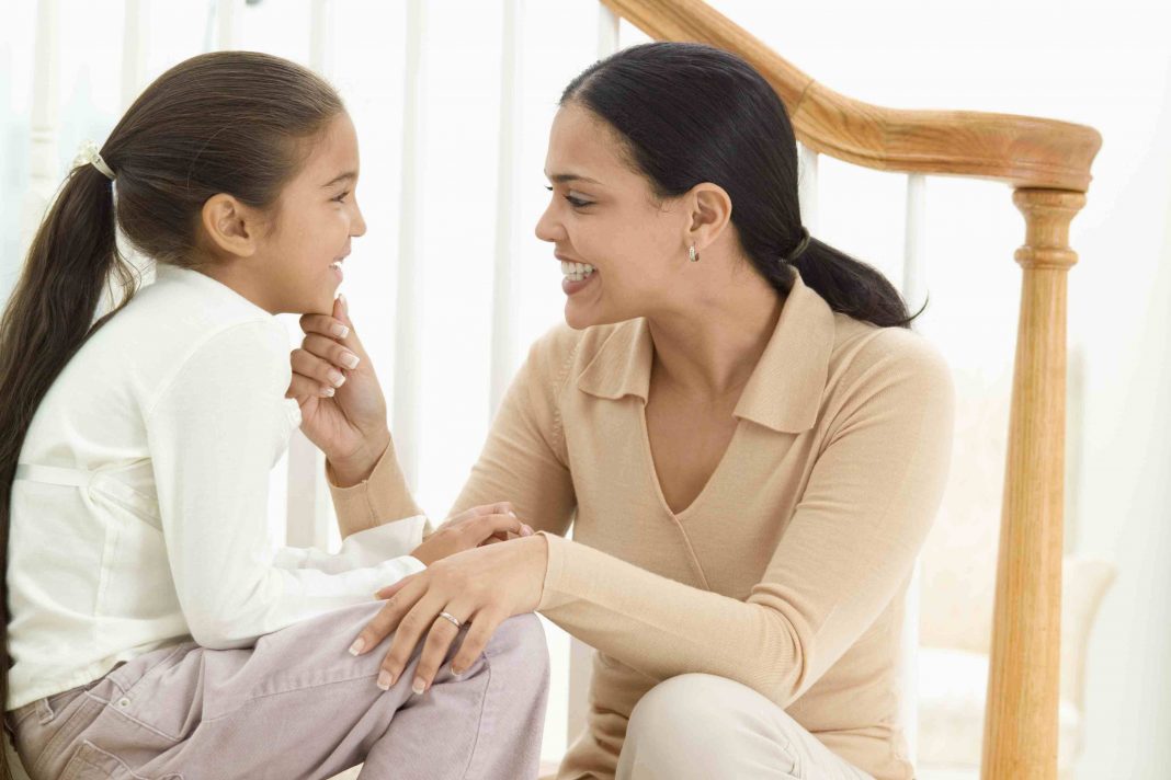 Manfaat Komunikasi Efektif untuk Anak dan Orang Tua - Uprint.id